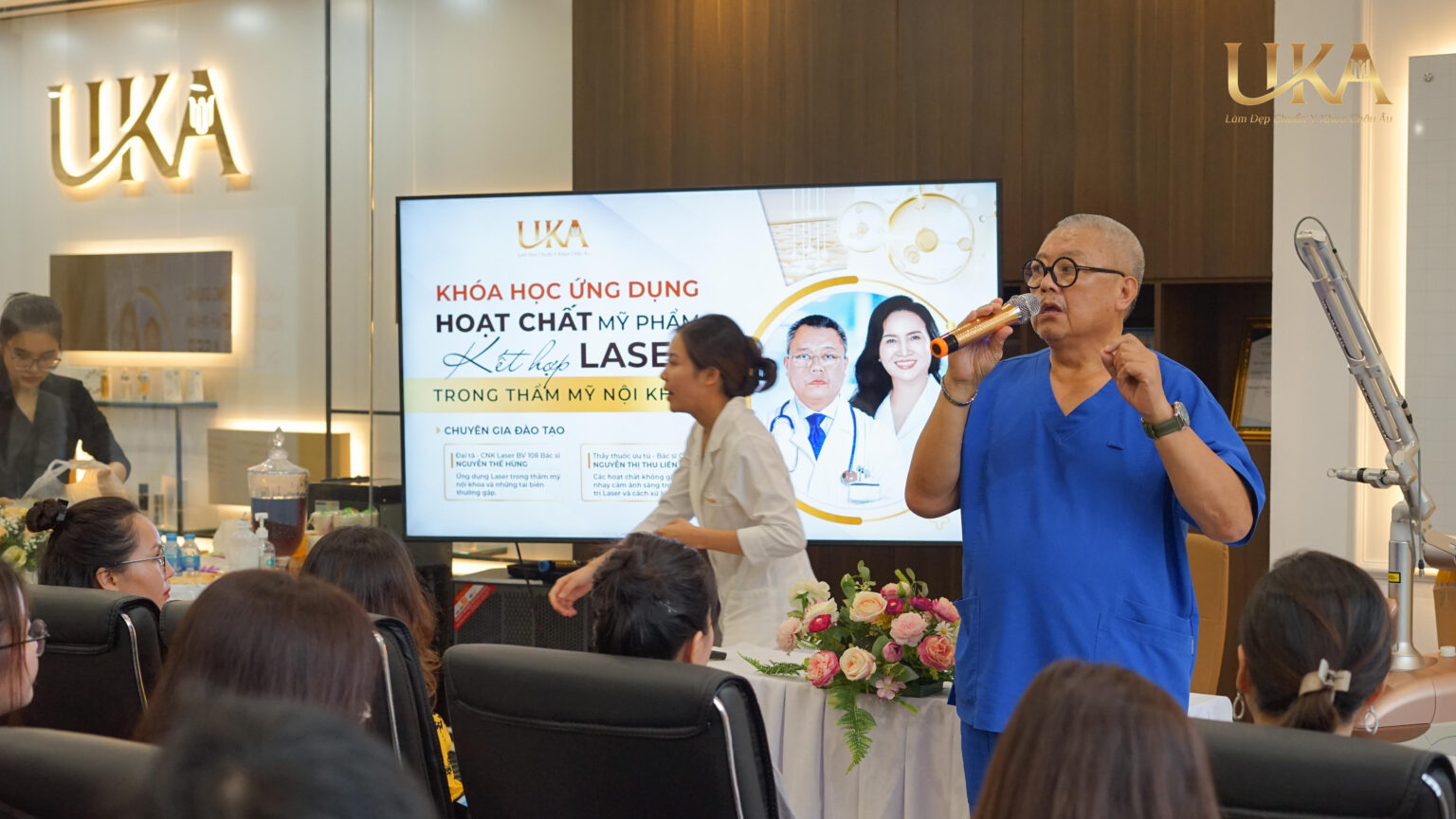 Khóa học laser do Đại tá Nguyễn Thế Hùng giảng dạy tại UKA Group