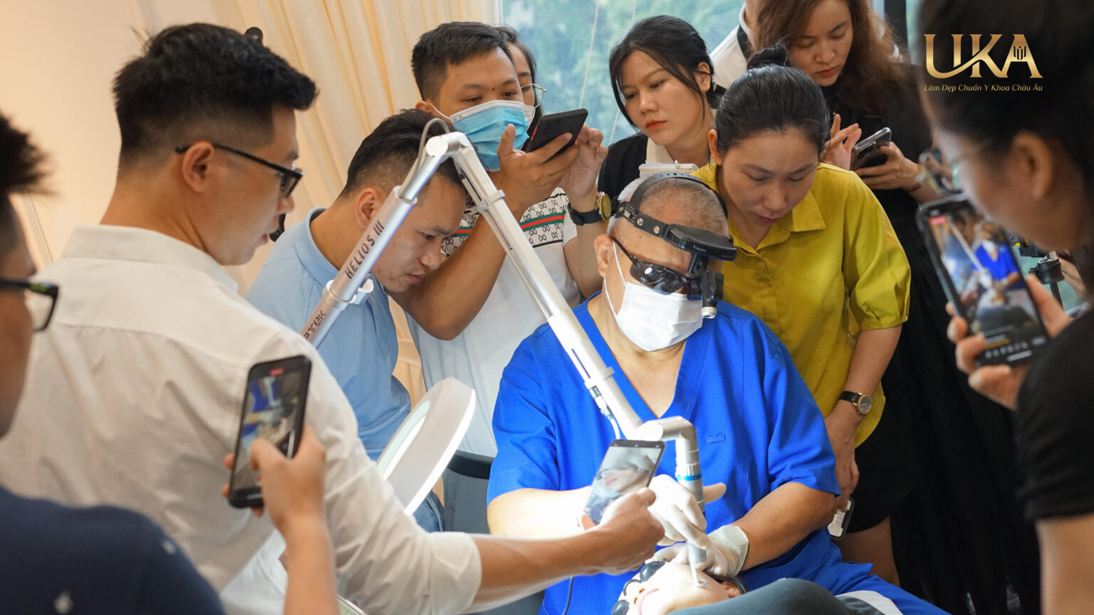 Khóa học laser do Đại tá Nguyễn Thế Hùng giảng dạy tại UKA Group